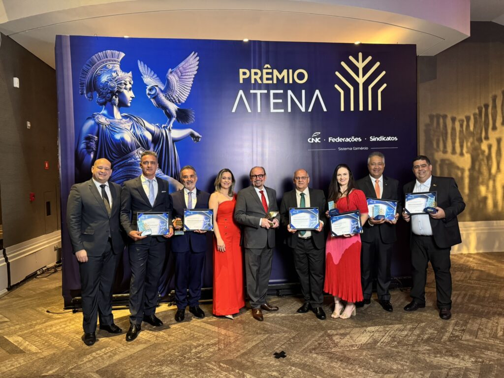 Sistema Fecomércio-ES recebe troféus no Prêmio Atena 2023/2024 - Sistema Fecomércio